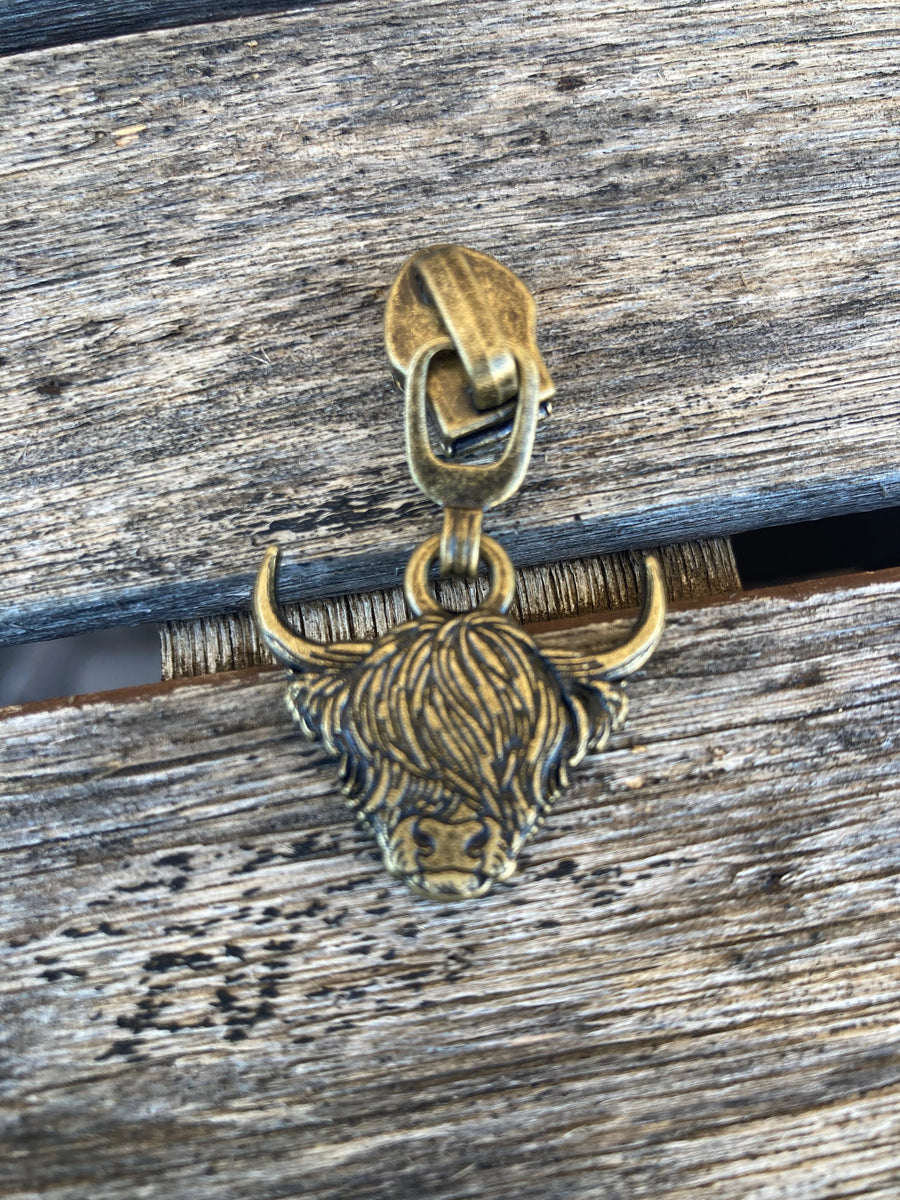 Highland Cow Zipper Pull – Online Bag Supplies